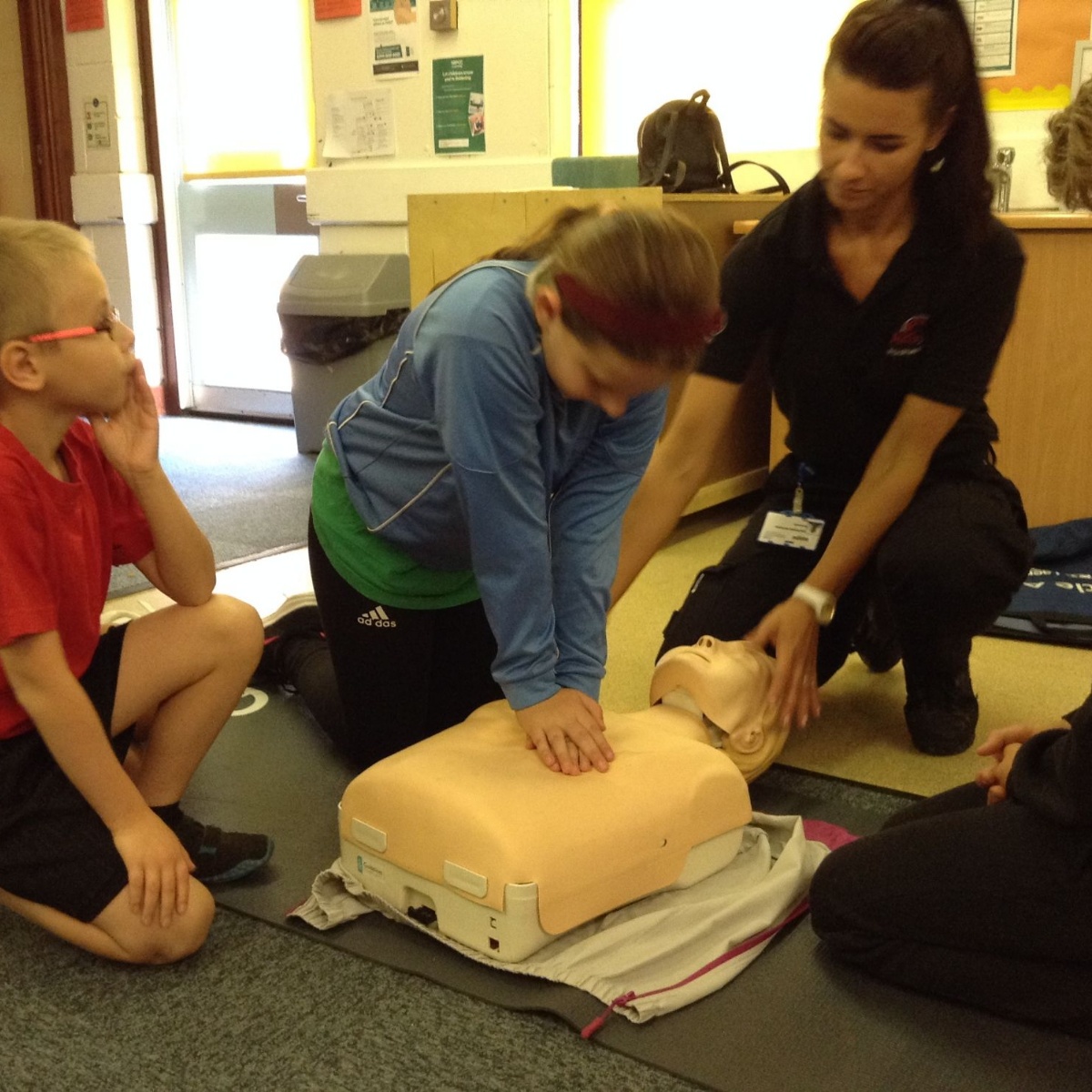 Life-saving Training for Year 6 Pupils - Hillcrest Primary School